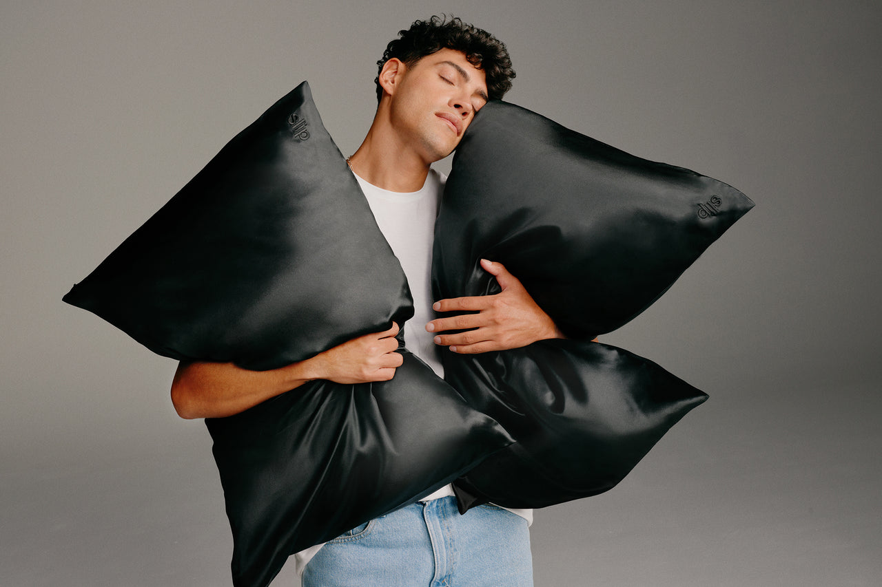 Black Queen Zippered Pillowcase – Slip
